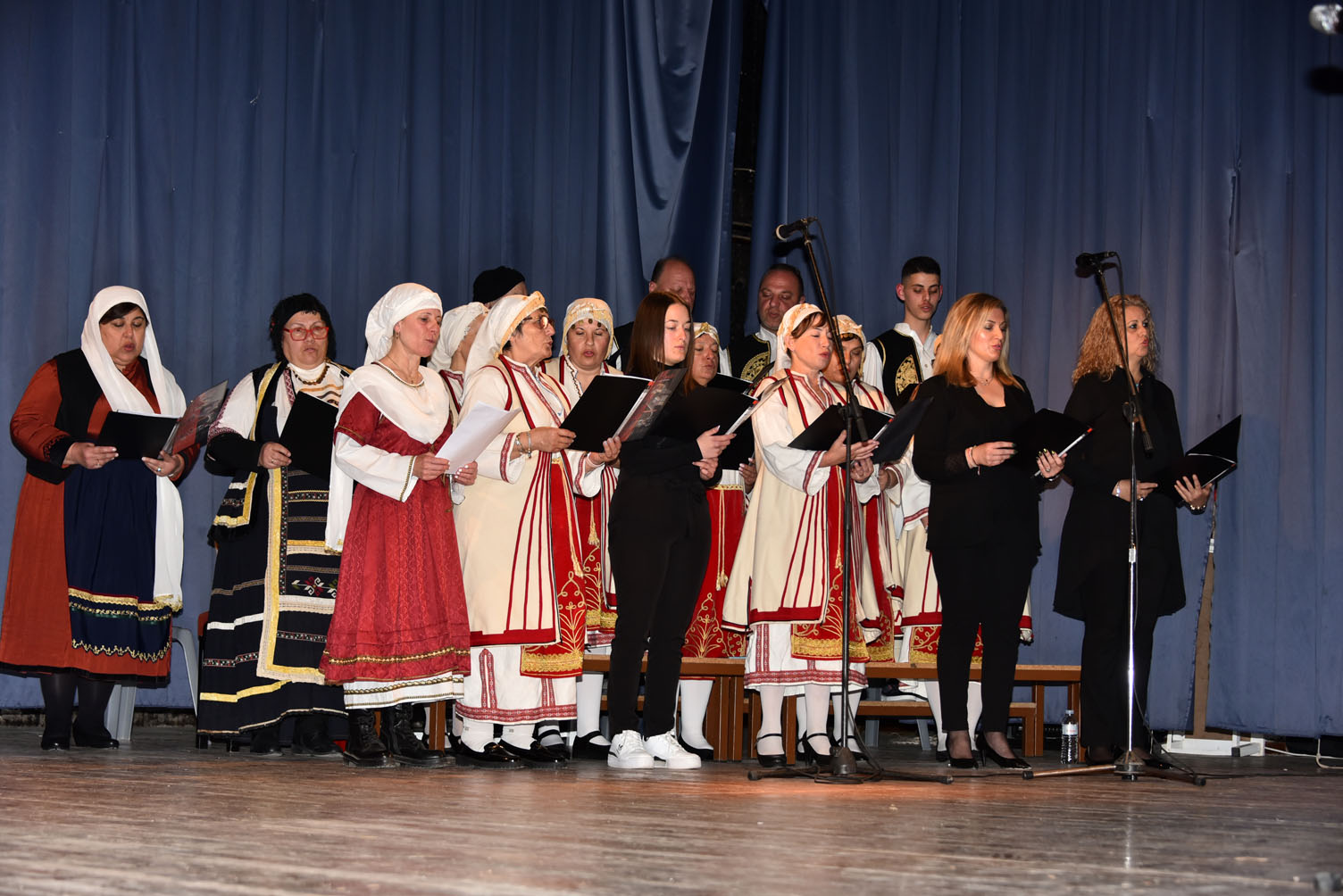 8:12 π.μ. θεατρική παράσταση "Στιγμές της Επανάστασης του 1821" του ...